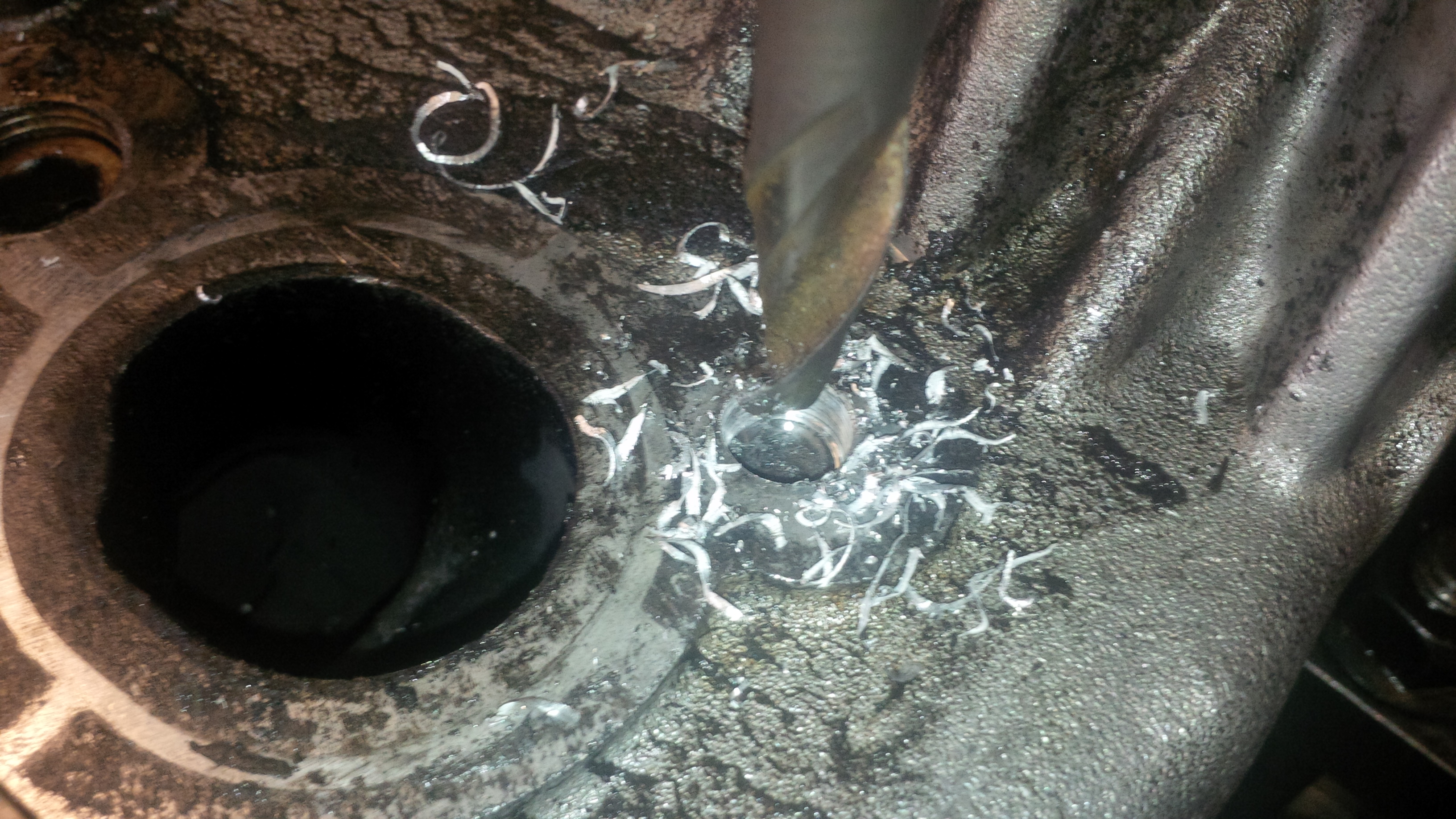 How to: Remove a broken stud from a cylinder head – Roberts Fabrications